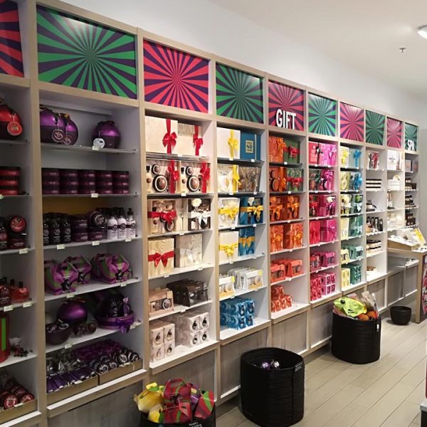 Bolti polc dekoráció